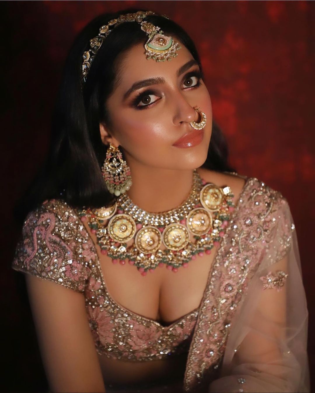 photos : ஸ்டன்னிங் லுக்.. திறனடிக்கும் அழகு.. அனிஷாவின் கிறங்கடிக்கும் நச் போட்டோஸ் இதோ ...