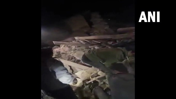 Massive Earthquake Hit Nepal - Oneindia