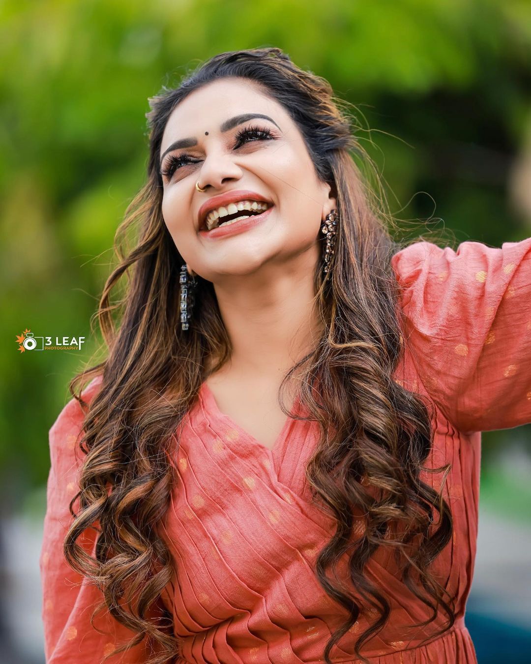 Rimi Tomy: ഇങ്ങനൊക്കെ ചിരിച്ചാൽ പിന്നെ നോക്കാതിരിക്കാൻ പറ്റോ? സോഷ്യ ...