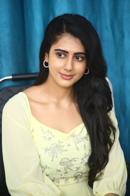 Tollywood Actress Gehna Sippy Latest Photoshoot - Oneindia