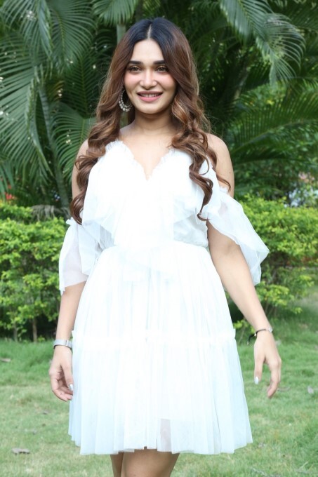 Tollywood Actress Jenifer Emmanuel Looks Stunning In This White Outfit ...