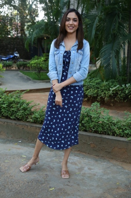 Tollywood Actress Ritu Varma Latest Photoshoot - Oneindia