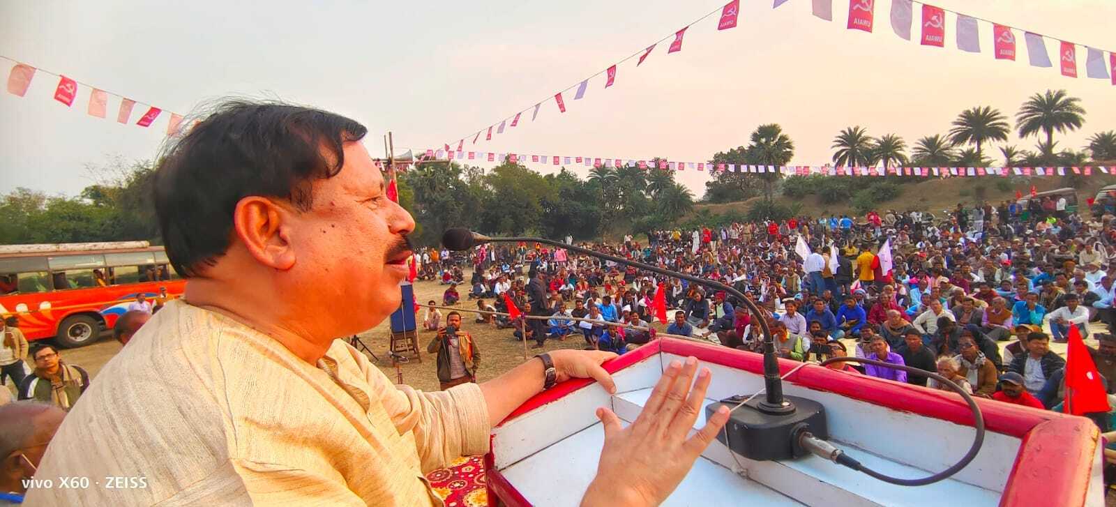 পুরনো মুডে মমতাকে নিশানা! পঞ্চায়েত ভোটের পরে গলায় গামছা দিয়ে চুরির ...