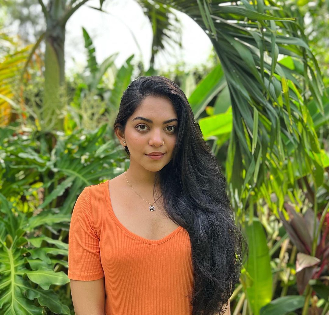 Ahaana Krishna: സാരിയിൽ സൂപ്പർ ലുക്കിൽ അഹാന കൃഷ്ണ... സോഷ്യൽ മീഡിയയി ...