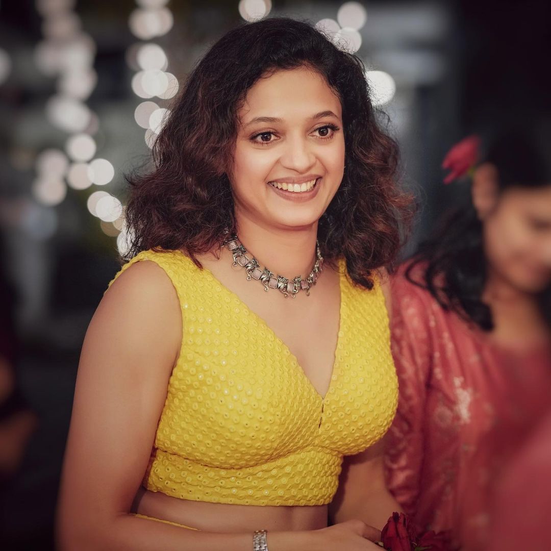 Neeta Pillai: മഞ്ഞയിൽ അതീവ സുന്ദരിയായി നീത പിള്ള... സഹോദരിയുടെ വിവാഹ ...