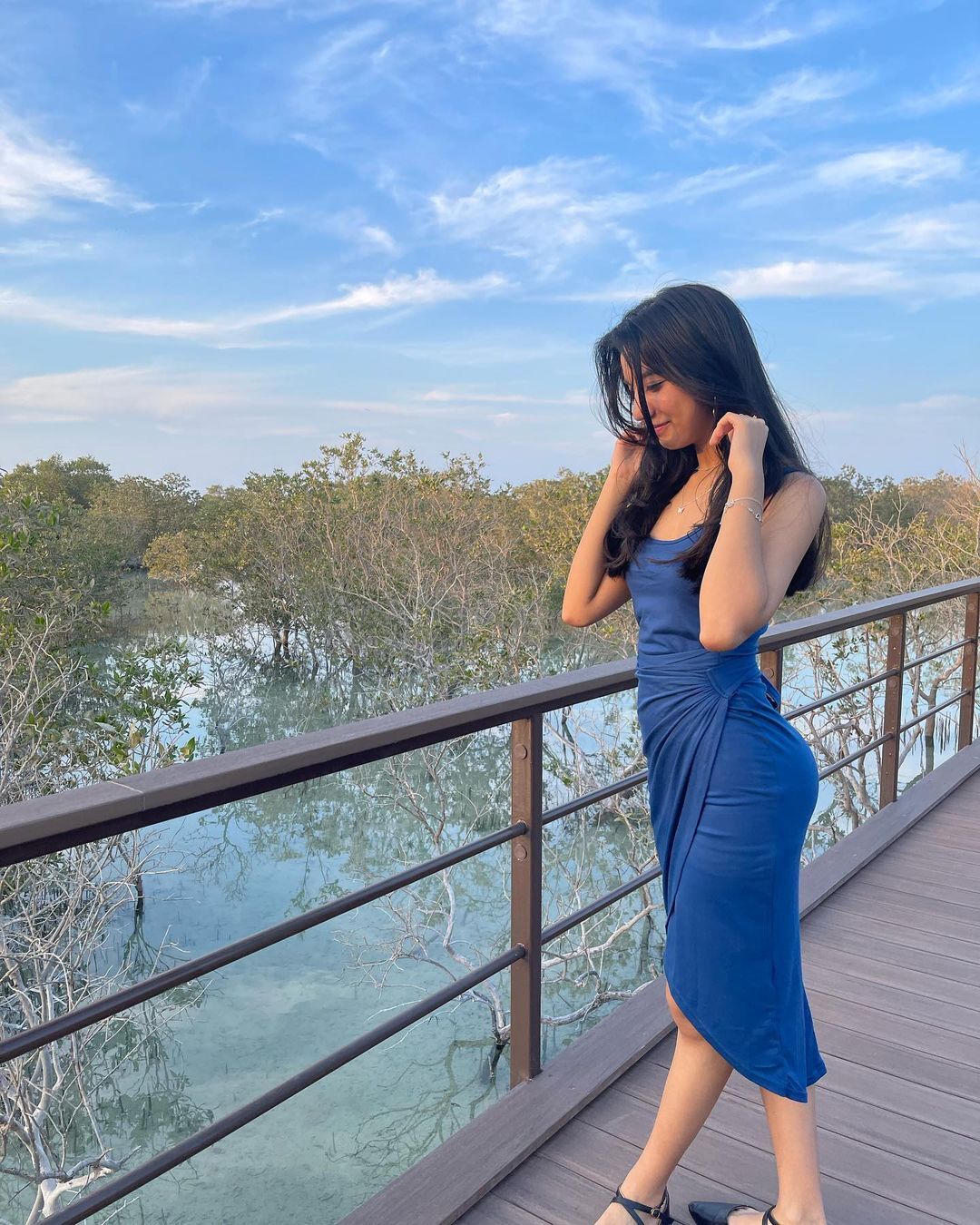 Thamanna Pramod: ബ്ലൂ ഈസ് ലവ്... നീലയിൽ ഗ്ലാമറസ് ലുക്കിൽ നമിത പ്രമോദ്, ഇൻസ്റ്റാഗ്രാമിൽ വൈറലായി ...