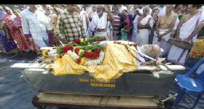 ಪೊಲೀಸ್ ಗೌರವದೊಂದಿಗೆ ಗಾಯಕ ಹೆಚ್ಆರ್ ಕೇಶವಮೂರ್ತಿ ಅಂತ್ಯಕ್ರಿಯೆ | Gamaka Singer ...