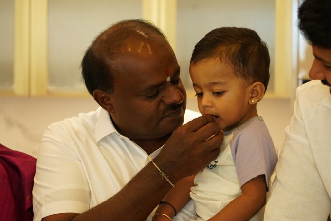 ಕುಮಾರಸ್ವಾಮಿ ಹುಟ್ಟುಹಬ್ಬ ಮೊಮ್ಮಗನಿಂದ ಸಿಹಿಮುತ್ತು | HD Kumaraswamy ...