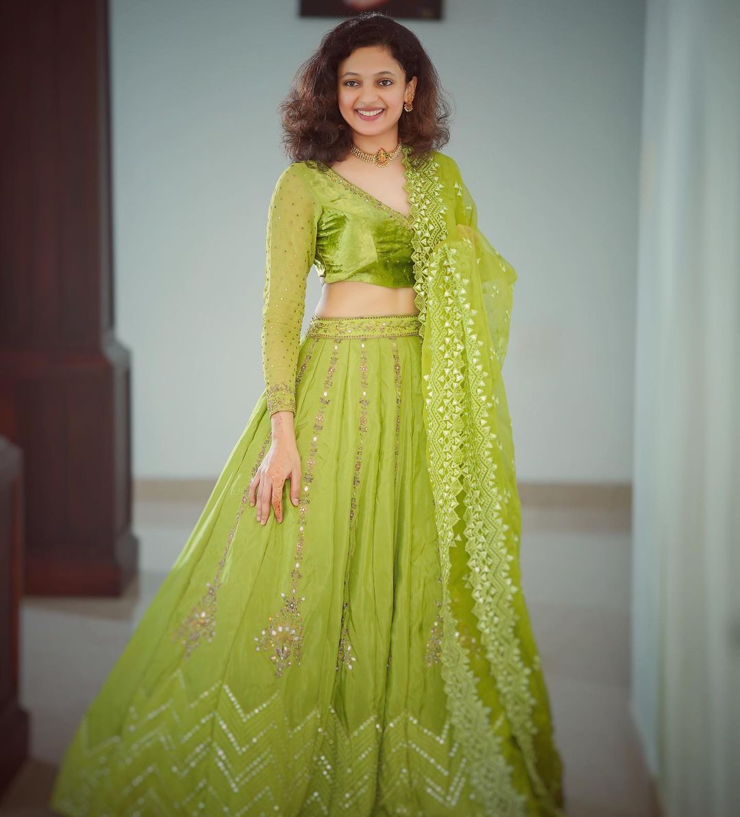 Neeta Pilla: വെസ്റ്റേൺ ലേഡിയായി നീത പിള്ള... പുത്തൻ മേക്കോവറിലൂടെ സോഷ്യ ...