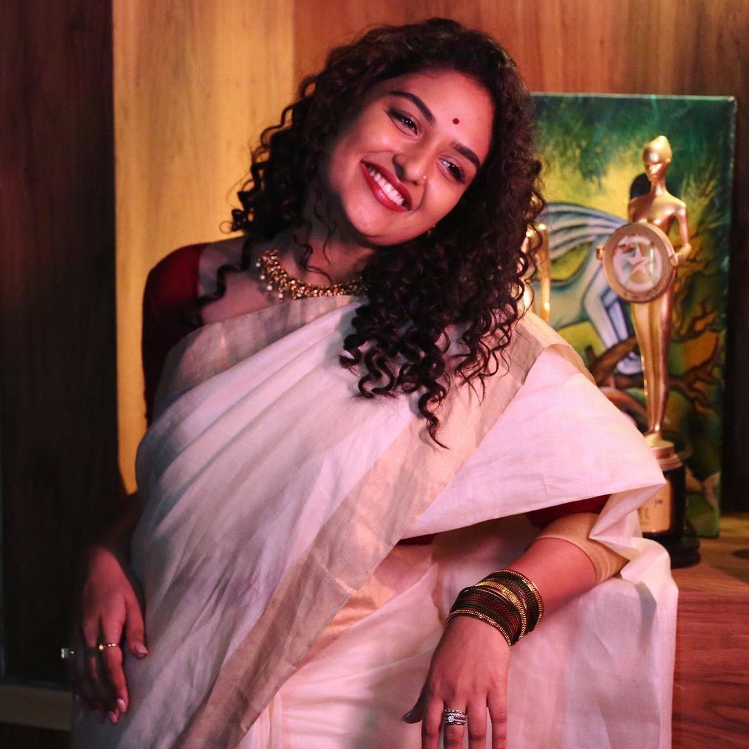 Prayaga Martin: ദുബായിൽ സൂപ്പർ സ്റ്റൈലിഷായി പ്രയാഗ മാർട്ടിൻ... നടിയുടെ ...