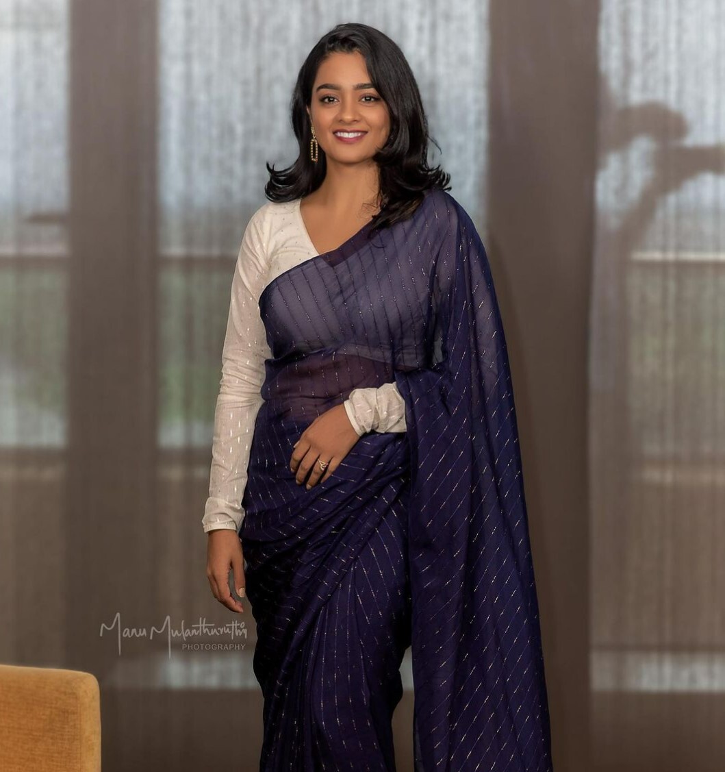 PHOTOS : மஞ்சள் மேகம்.. ஒரு மஞ்சள் மேகம்..! காயத்ரி ஷங்கரின் ரிசன்ட் ...