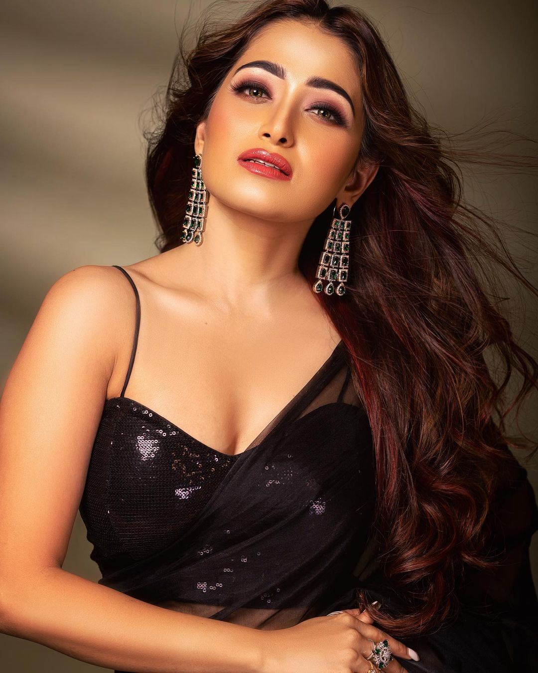 photos : ப்பா.. புடவையில் அழகு தேவதையாக மின்னும் சுதிப்தா பானர்ஜி.. வசீகரிக்கும் நச் க்ளிக்ஸ் ...