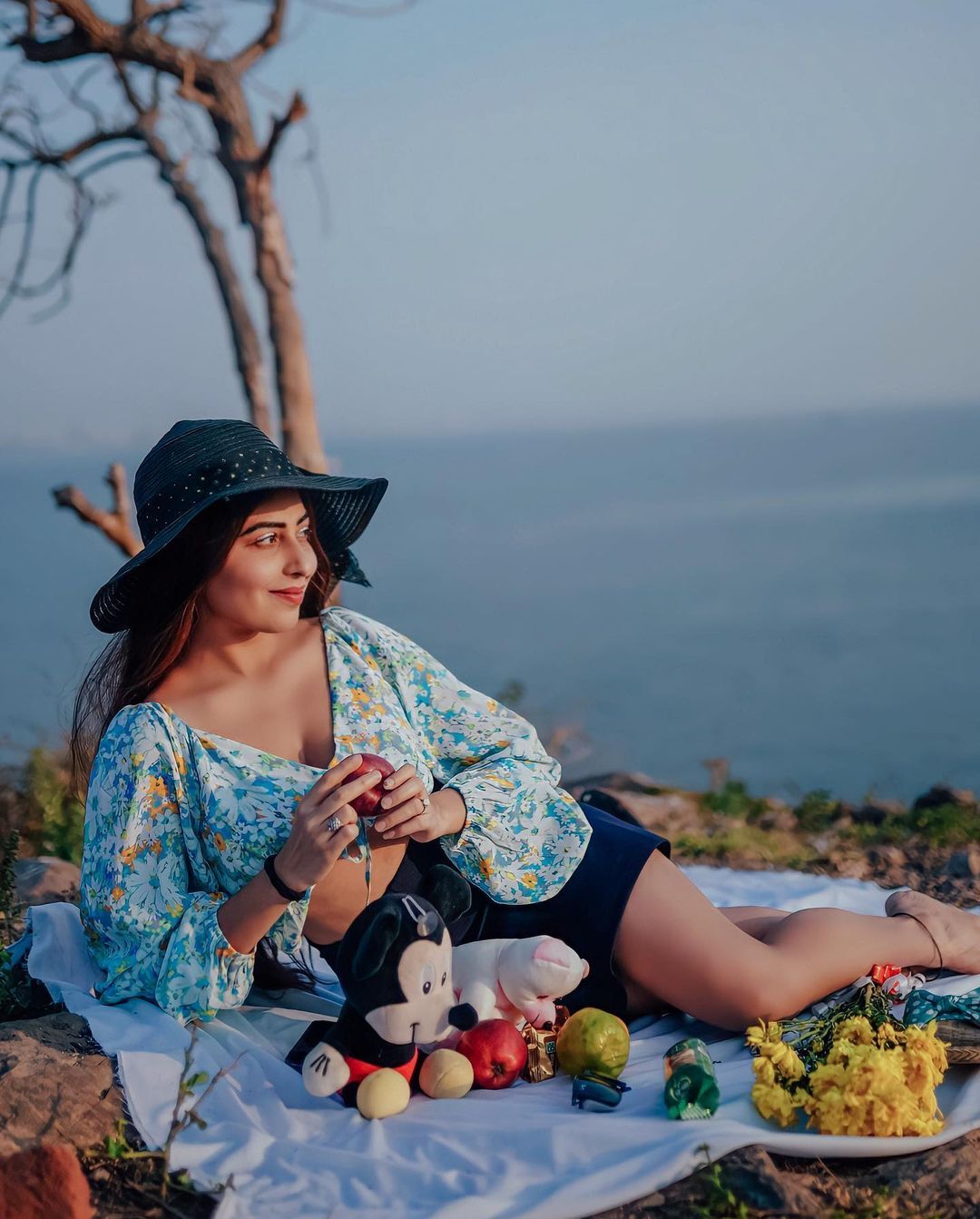 photos : நீச்சல் குளத்தில் மஜா போஸ் கொடுத்த ருமா சர்மா.. வசீகரிக்கும் ...