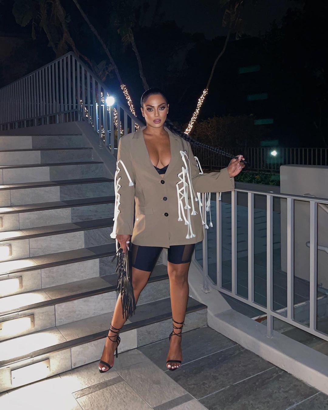 PHOTOS : பிகினியில் பக்கா போஸ்.. சொக்கவைக்கும் சந்திரிக்கா ரவியின் ...