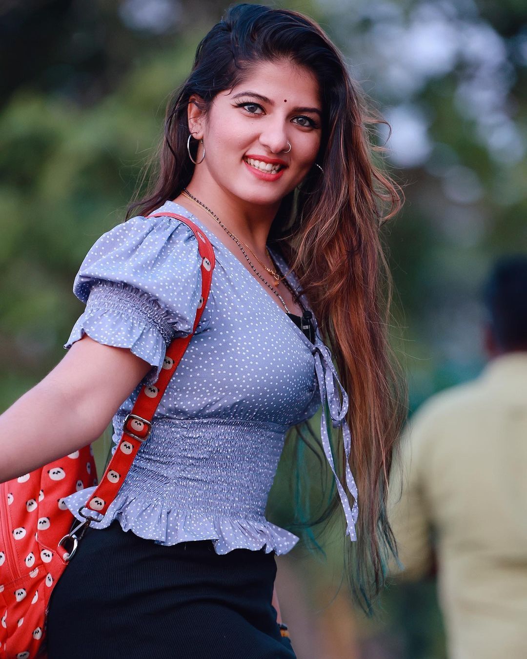 Aswathy S Nair: സൂപ്പർ ഗ്ലാമറസ് ലുക്കിൽ അശ്വതി നായർ... സോഷ്യൽ മീഡിയ ...