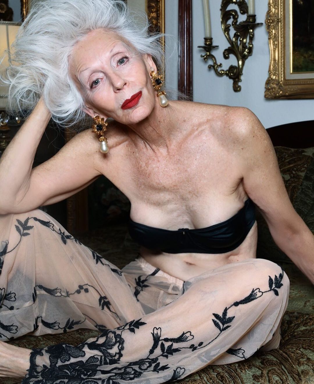 आपको ये शोभा नहीं देता', 73 साल की मॉडल ने पहना स्विमसूट, ट्रोल होने पर दिया ये जवाब | 73 Year ...