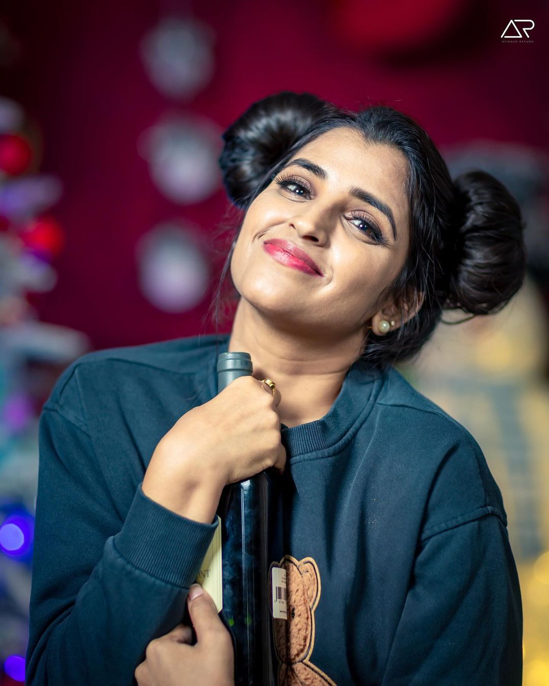 కవ్వించే అందాలతో కట్టిపడేస్తున్న శ్యామల.. గ్లామర్ డోస్ పెంచేసిందిగా ...