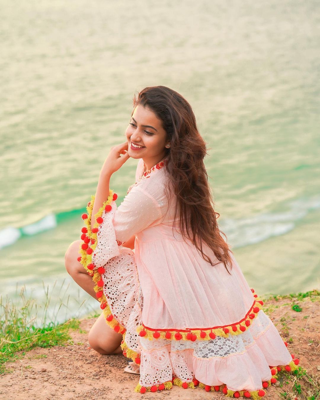 క్యూట్ అందాలతో కాక పుట్టిస్తున్న బుల్లితెర బ్యూటీ దీపికా పిల్లి.. | Anchor Deepika Pilli ...