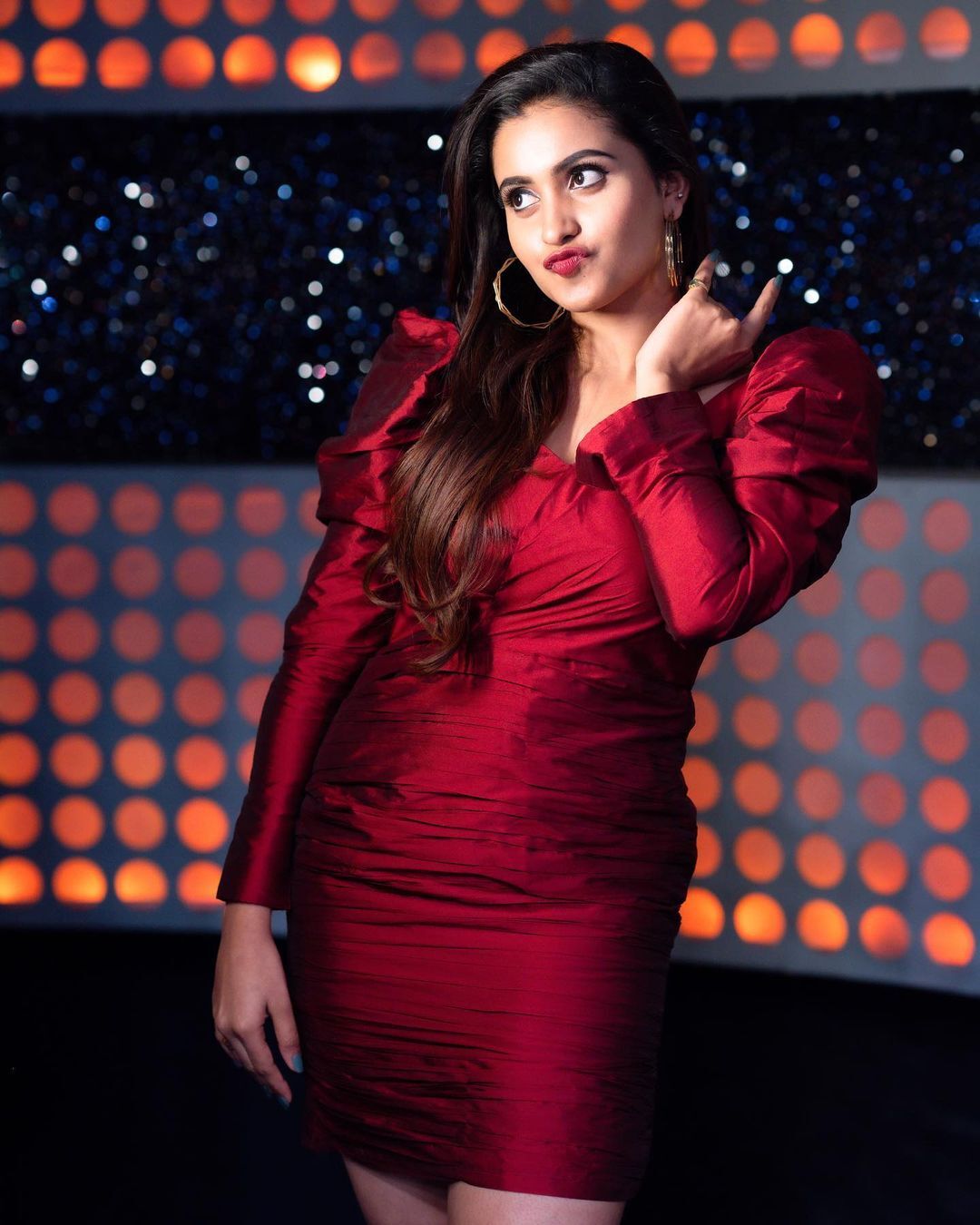 క్యూట్ అందాలతో కాక పుట్టిస్తున్న బుల్లితెర బ్యూటీ దీపికా పిల్లి.. | Anchor Deepika Pilli ...