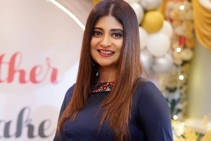 কালো পোশাকে, মিষ্টি হাসিতে অনুগামীদের মাত দিচ্ছেন সন্দীপ্তা, ভাইরাল ছবি ...