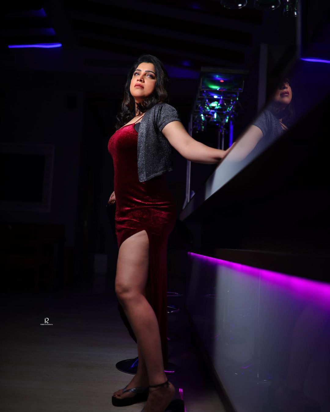 Vaighaa: വൈൻ പോലെ മനോഹരം... സൂപ്പർ ഗ്ലാമറസ് ഫോട്ടോഷൂട്ടുമായി വൈഗ; സോഷ്യ ...