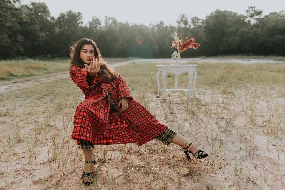 Parvathy R Krishna: ആ പുഞ്ചിരിയാണ് അഴക്... മഞ്ഞിൽ കുളിച്ച് പാർവതി ...