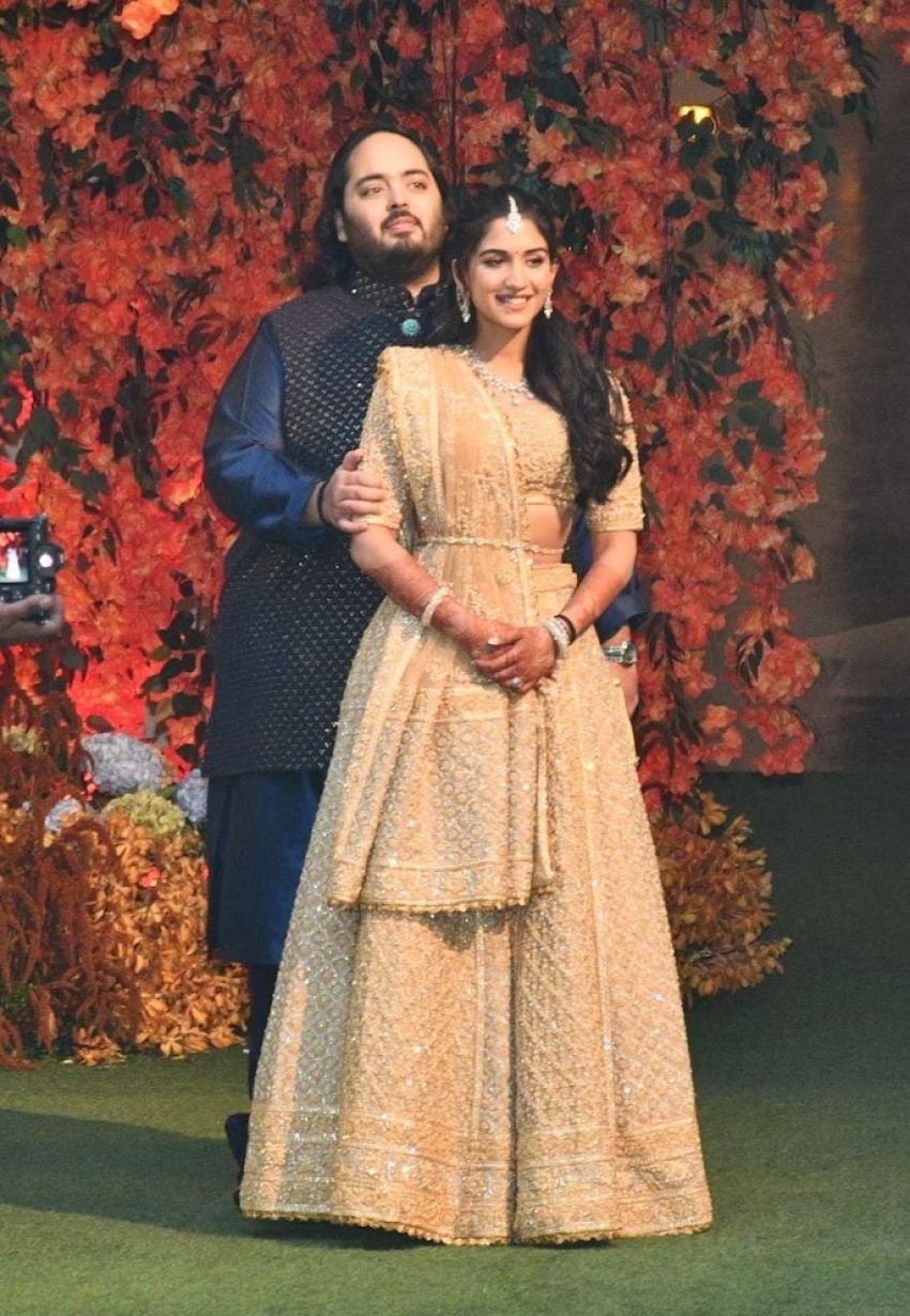 Anant Ambani-Radhika Merchant engagement a starry affair! Janhvi Kapoor, Aishwarya Rai Bachchan ...