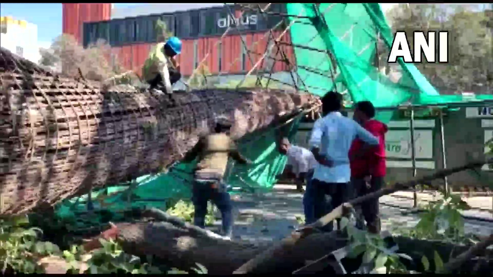 ಬೆಂಗಳೂರಿನ ಹೆಣ್ಣೂರು ಬಳಿ ನಿರ್ಮಾಣ ಹಂತದ ಮೆಟ್ರೋ ಪಿಲ್ಲರ್‌ ಕುಸಿತ | Metro ...
