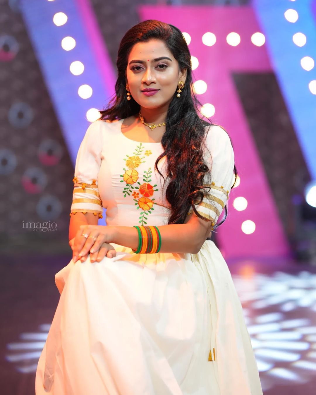 Dayyana Hameed: ചട്ടയും മുണ്ടും ലുക്കിൽ സൂപ്പർ സ്റ്റൈലിഷായി ഡയാന ...