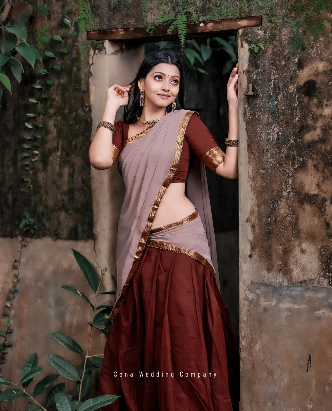 PHOTOS : ட்ரடிஷனல் லுக்கில் அசத்தல் போஸ்.. தனன்யாவின் நச் போட்டோஷூட்.. | Traditional Look ...