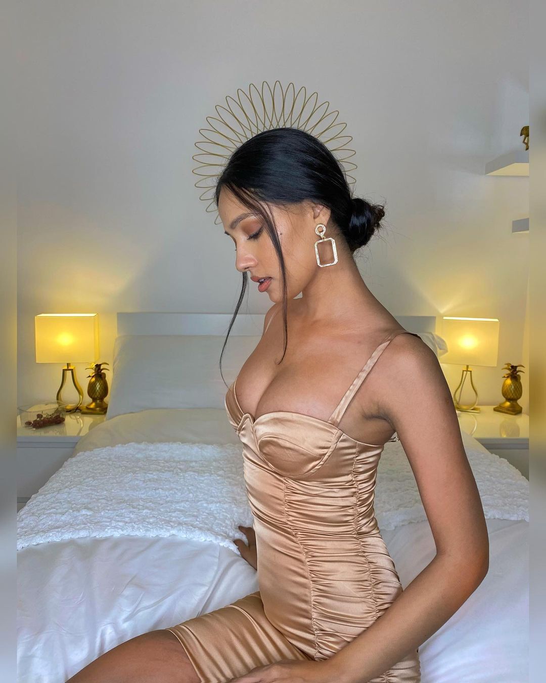 photos : தேவதை ரேஞ்சில் ஸ்டன்னிங் போஸ்.. மாடல் அழகி இஷா கவுரின் வேற லெவல் க்ளிக்ஸ் இதோ ...