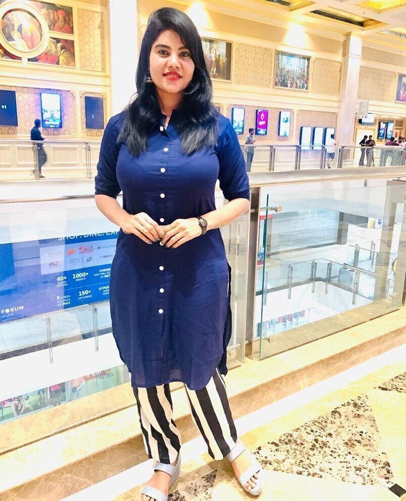 PHOTOS : அழகழகா அவ தெரிவா..! சொக்கவைக்கும் சீரியல் நடிகை நிவிஷாவின் நச் ...