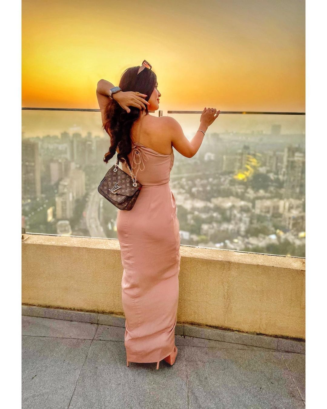 Photos: नेहा मलिक की बोल्ड तस्वीरों ने इंटरनेट पर मचाया बवाल, कातिलाना ...