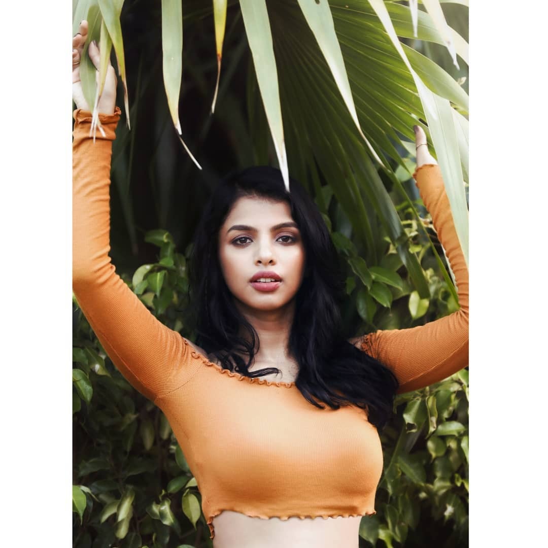 photos : புடவையில் சொக்கவைக்கும் அழகு.. மாடல் அழகி மோனிஷா தமிழரசனின் ...