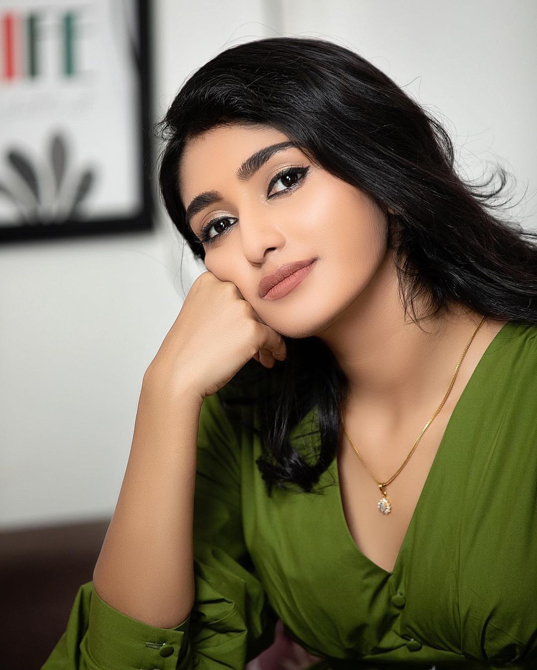 photos : செதுக்கிய சிலை தோற்றுவிடும் அழகியே!நடிகை அனாமிகாவின் ஸ்டன்னிங் ...