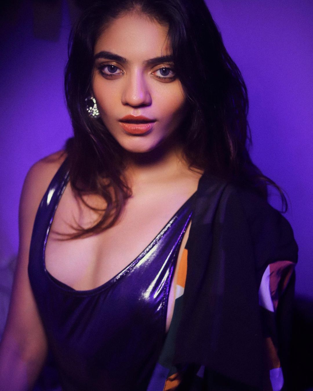 photos : டைட் கவுனில் அசத்தலான போஸில் மோனிஷா சென்.. லேட்டஸ்ட் க்ளிக்ஸ் இதோ! | Model Monisha Sen ...