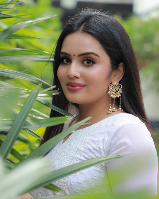 photos : தாய்லாந்தில் ஜாலி பன்னும் சுந்தரி சீரியல் நடிகை.. கலக்கலான ...