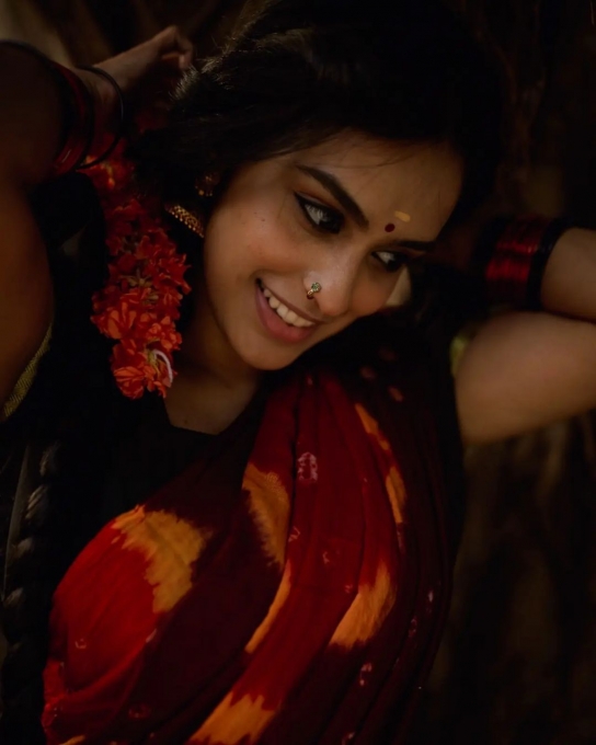 photos : பூச்சூடி, வெட்கத்தால் ரசிகர்களை ஈர்த்த ஹன்னா ரெஜி ...