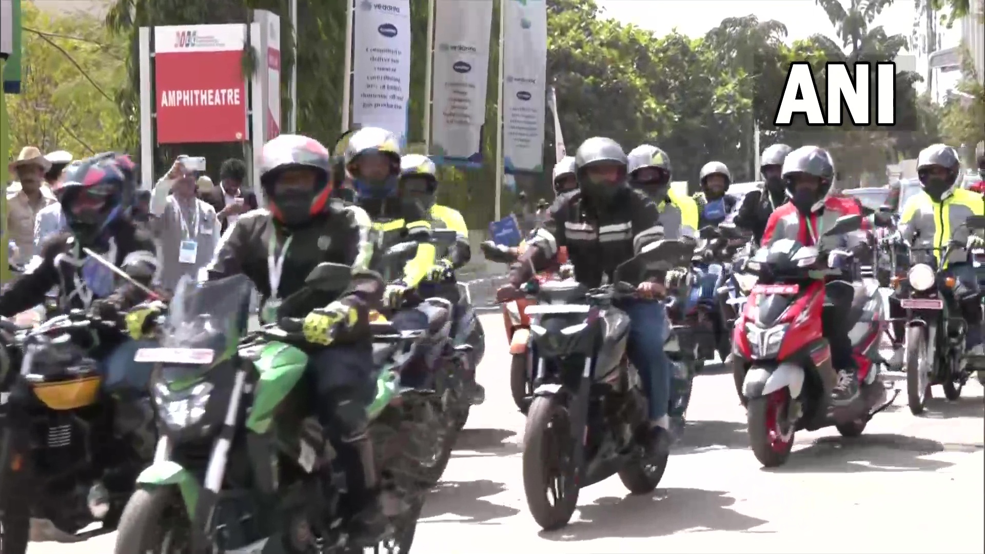 ಬೆಂಗಳೂರಿನಲ್ಲಿ ಎನರ್ಜಿ ವೀಕ್‌ ಹಾಗೂ ಗ್ರೀನ್ ಮೊಬಿಲಿಟಿ ರ‍್ಯಾಲಿಗೆ ಚಾಲನೆ ನೀಡಿದ ಪ್ರಧಾನಿ ನರೇಂದ್ರ ಮೋದಿ, ಪೋಟೊ ...