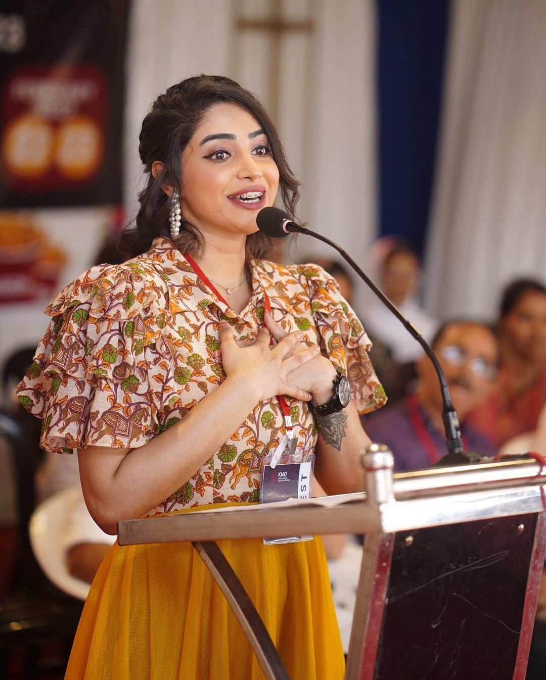 Ameya Mathew: പിള്ളാരുടെ കൂടെ പൊളിയായി അമേയ മാത്യു... കോഴിക്കോടൻ സ്നേഹം ...