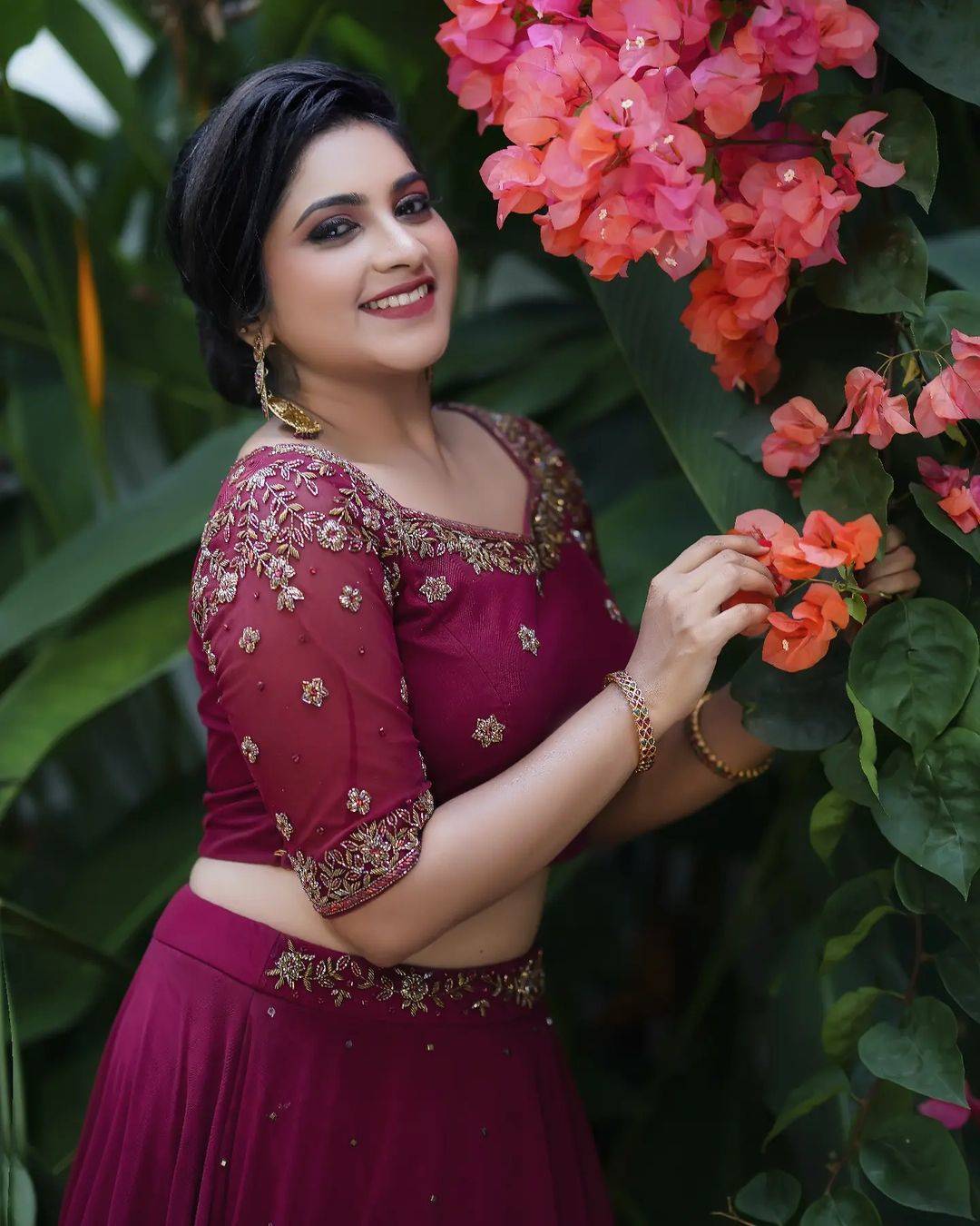 Ankhitha Vinod:സൂപ്പർ ഗ്ലാമറസ് ലുക്കിൽ അങ്കിത വിനോദ്... മിനിസ്ക്രീ ...