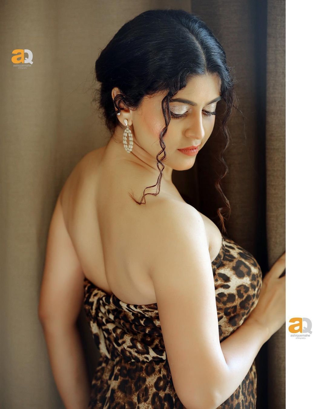 Resna Pavithran: റെഡിൽ ഹോട്ട് ലുക്കിൽ രസ്ന പവിത്രൻ... വാലന്റൈൻസ് ഡേ ദിനങ്ങളിൽ സ്റ്റൈലിഷായി നടി ...