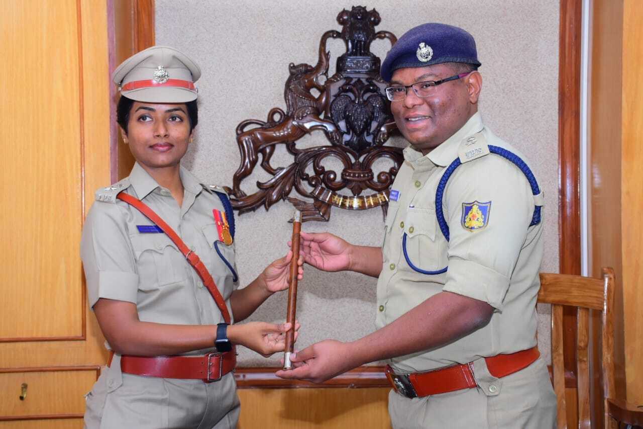 ಕೊಪ್ಪಳ ಜಿಲ್ಲೆಯ ನೂತನ ಎಸ್ಪಿಯಾಗಿ ಅಧಿಕಾರ ವಹಿಸಿಕೊಂಡ ಯಶೋಧಾ ವಂಟಗೋಡಿ | IPS Officer Yashodha Vantagodi ...