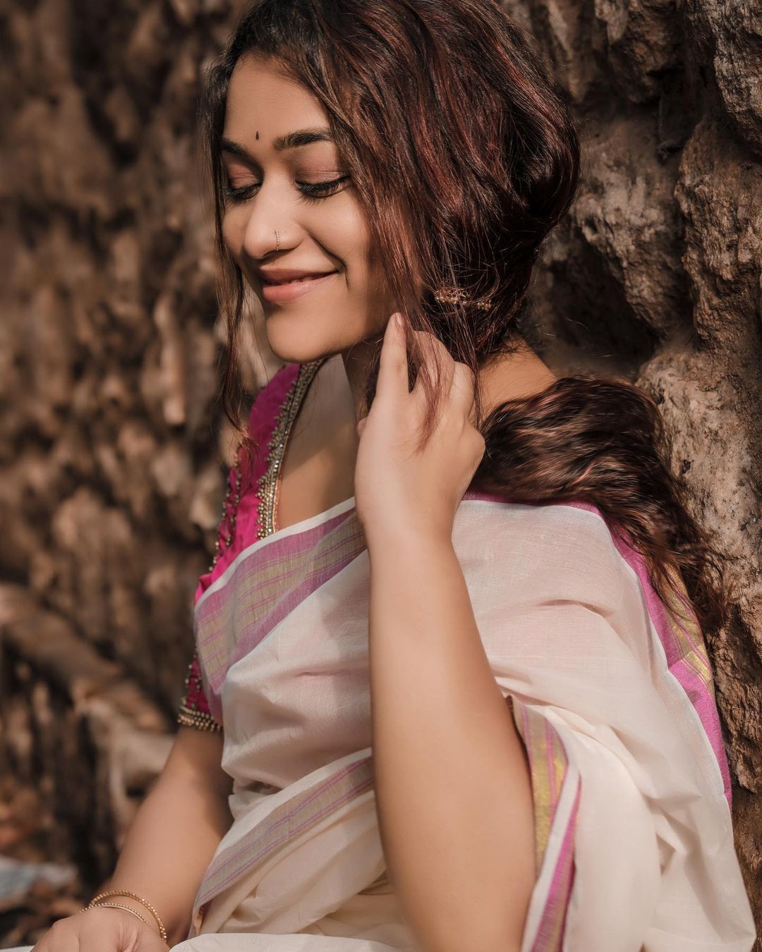 Parvathy R Krishna: കേരള സാരിയിൽ സൂപ്പർ ലുക്കിൽ പാർവതി; ആരാധകരുടെ മനം ...