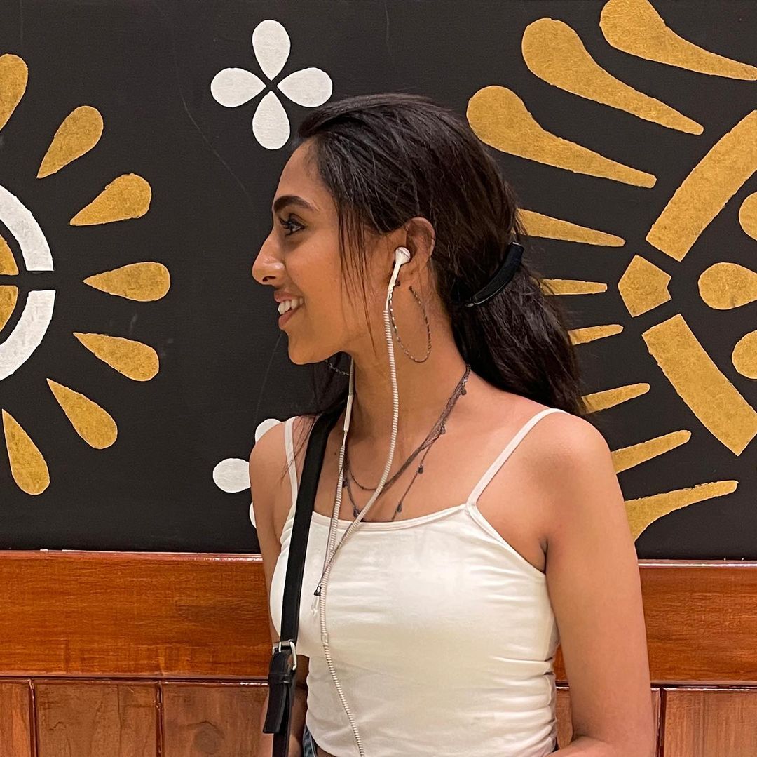 photos : சாக்லேட் சிலையாக ரசிகர்களை உறைய வைத்த தரணி சுரேஷ்குமார்.. கலக்கலான நச் ஸ்டில்ஸ் இதோ ...