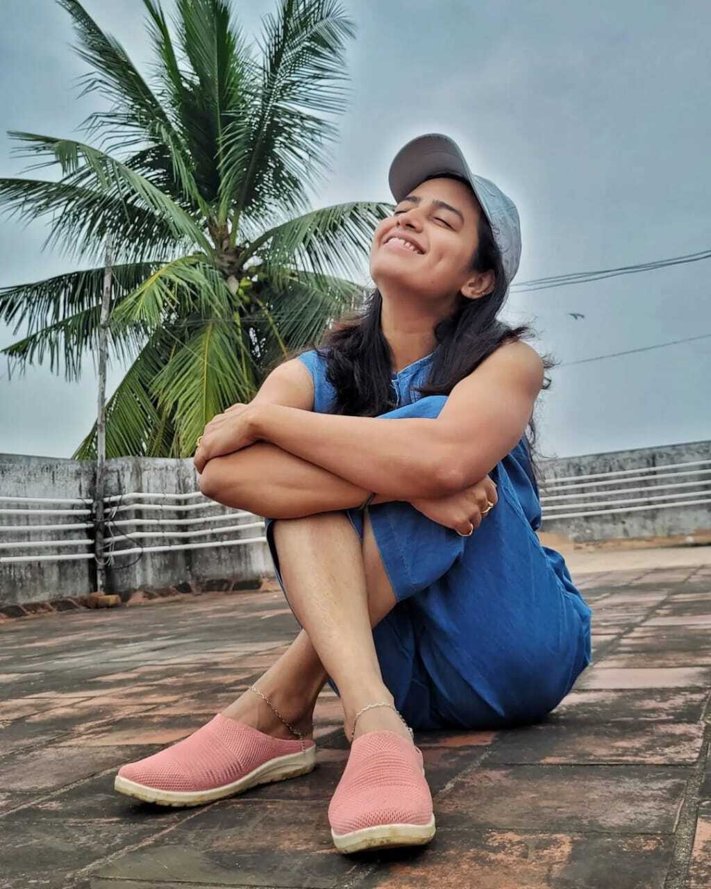 photos : விஜய் டிவி மலர் டீச்சரா இவங்க.. நடிகை சங்கீதாவின் க்யூட்டான போட்டோஸ் இதோ! | Actress Vj ...