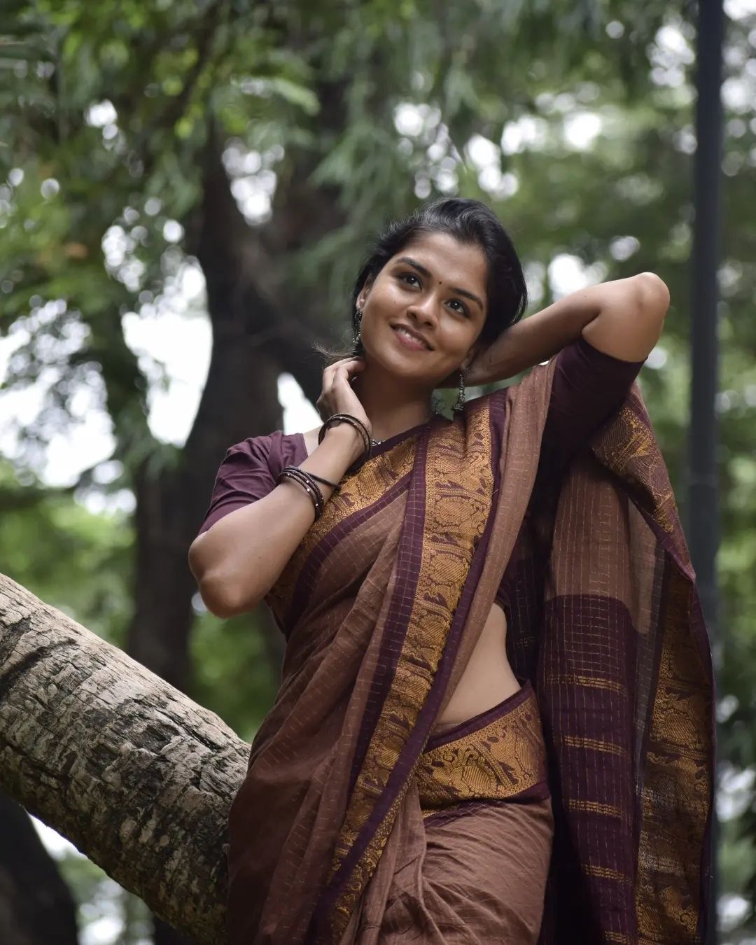 photos : மகாநதி சீரியல் காவேரியா இவங்க.. நடிகை லட்சுமி பிரியாவின் ஸ்டன்னிங் பிக்ஸ் இதோ ...