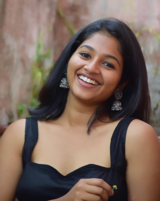 photos : தாவணியில் க்யூட்டாக போஸ் கொடுத்த கலைவாணி பாஸ்கர்.. கலக்கலான ஸ்டில்ஸ் இதோ! | Actress ...