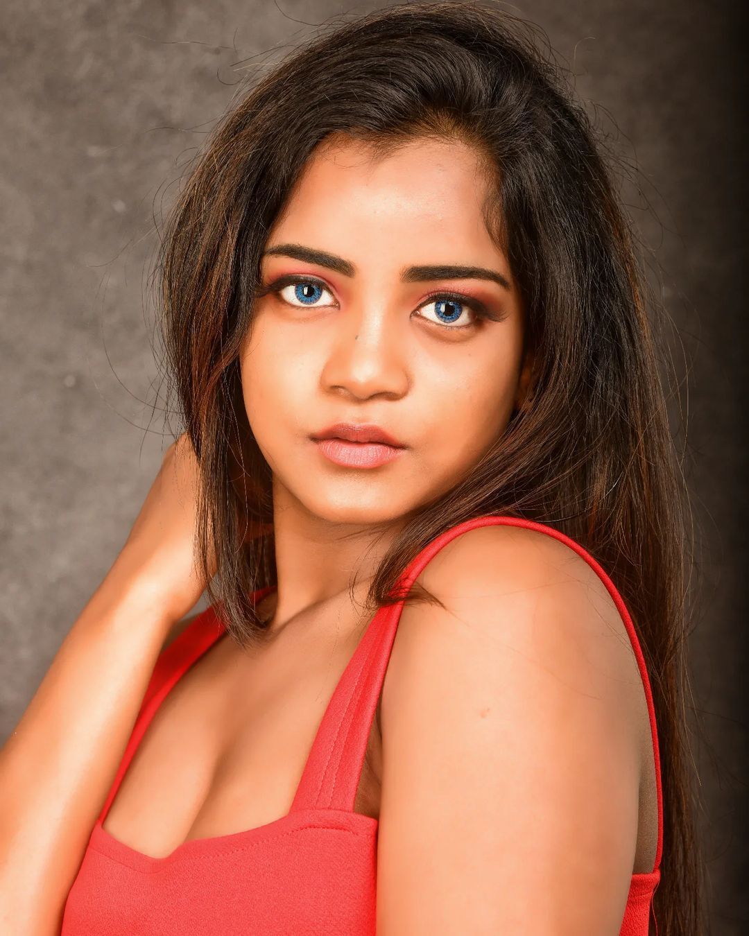 photos : ப்பா.. கொள்ளையடிக்கும் அழகில் மாடல் அழகி யுவஸ்ரீ ராஜேந்திரன் ...