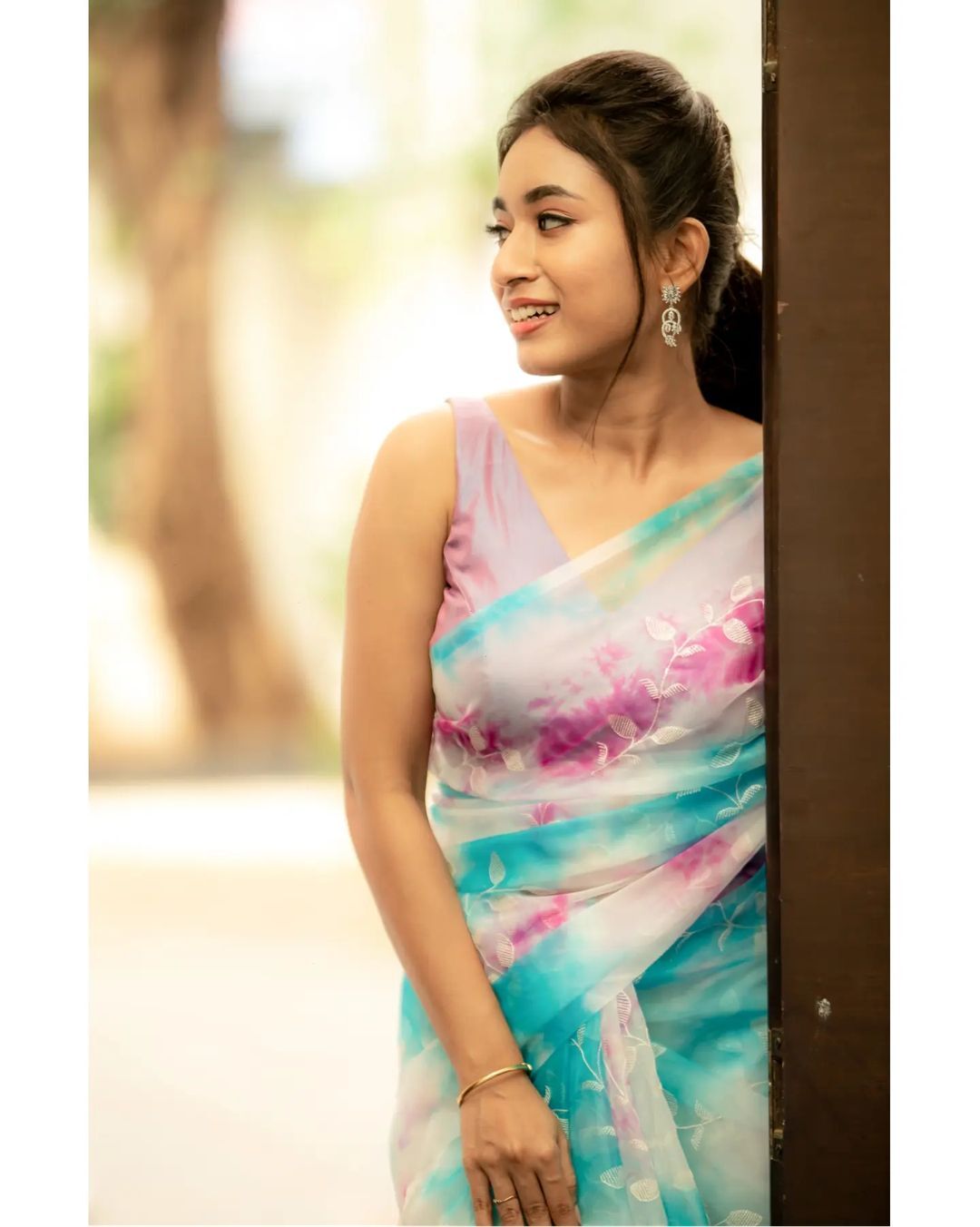 photos : ரெட் கவுனில் ஸ்டன்னிங் போட்டோஷூட்.. நடிகை ஸ்வேதா வேணுகோபாலின் ...